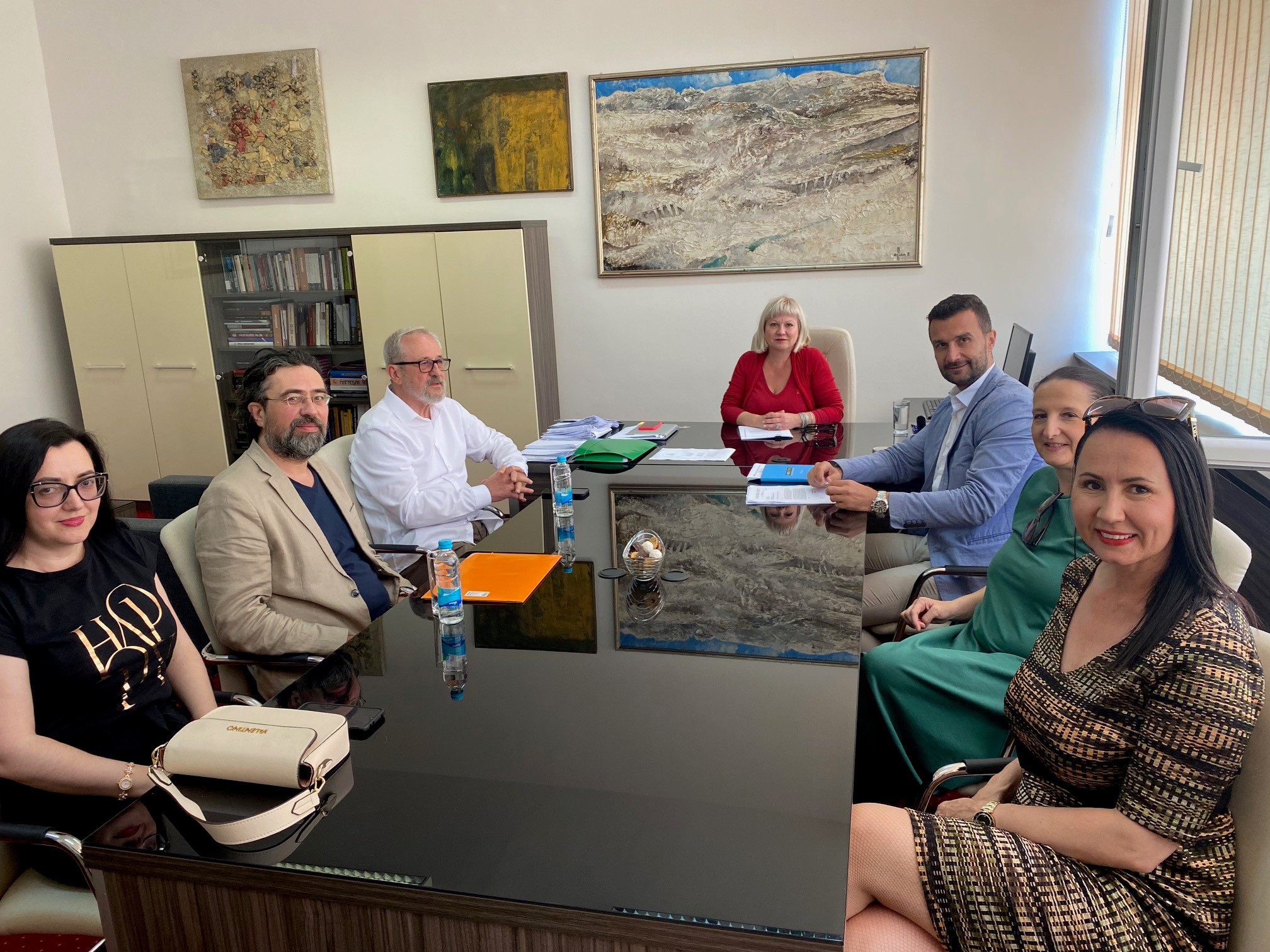 Ministrica Vlaisavljević s predstavnicima Odbora za obrazovanje ...